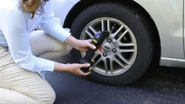 Tire Problems Fix 101: How to Fix a Flat Tire on a Car?
